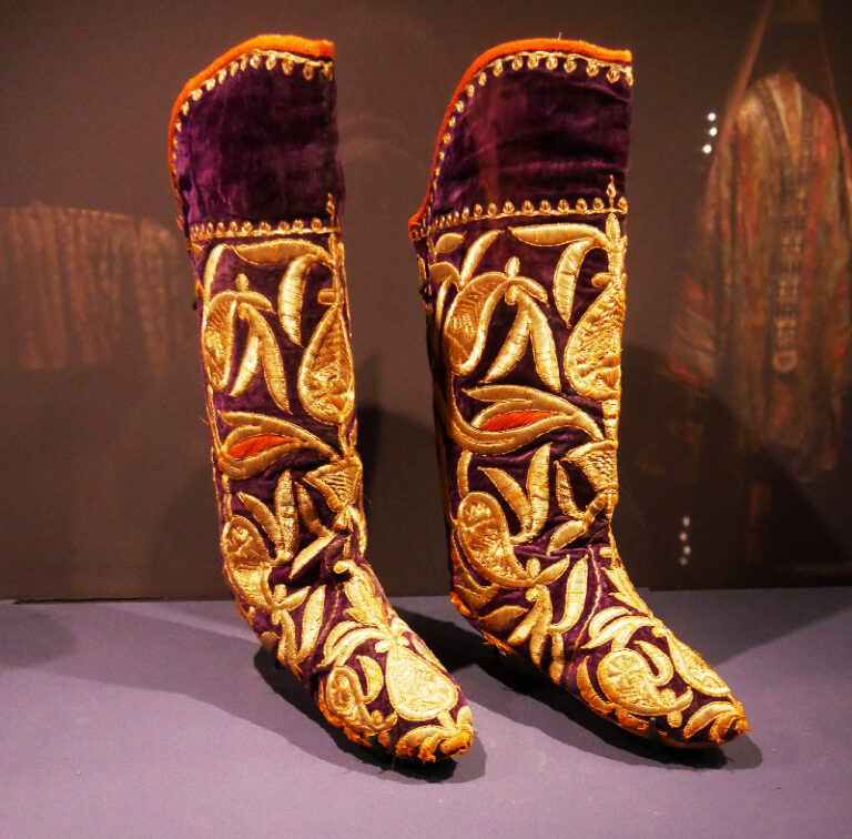 On the roads of Samarkand – Wonders of silk and gold – Textile Forum Blog