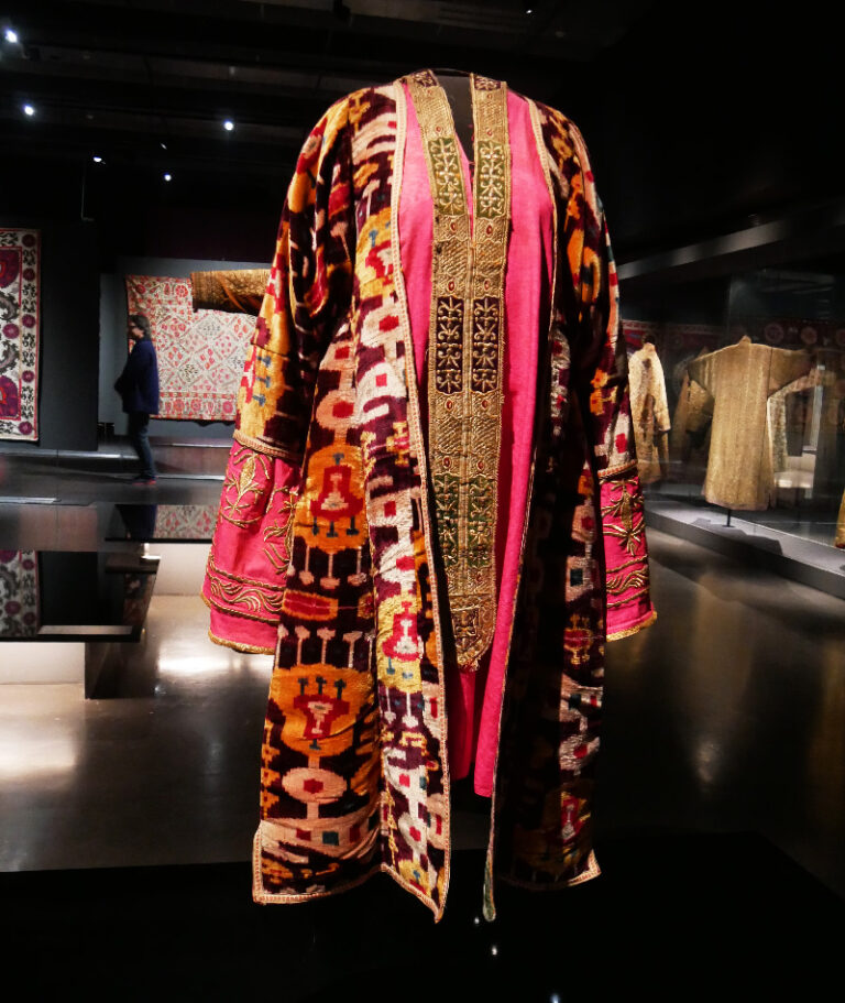 On the roads of Samarkand – Wonders of silk and gold – Textile Forum Blog