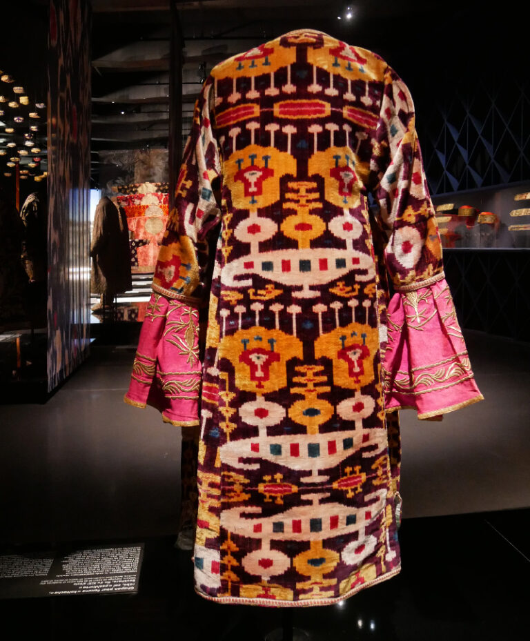 On the roads of Samarkand – Wonders of silk and gold – Textile Forum Blog