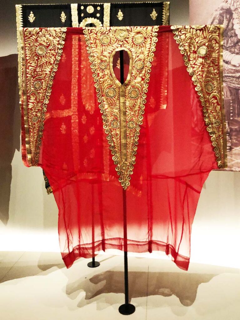 Golden Thread: The Art of Dressing from North Africa to the Far East ...