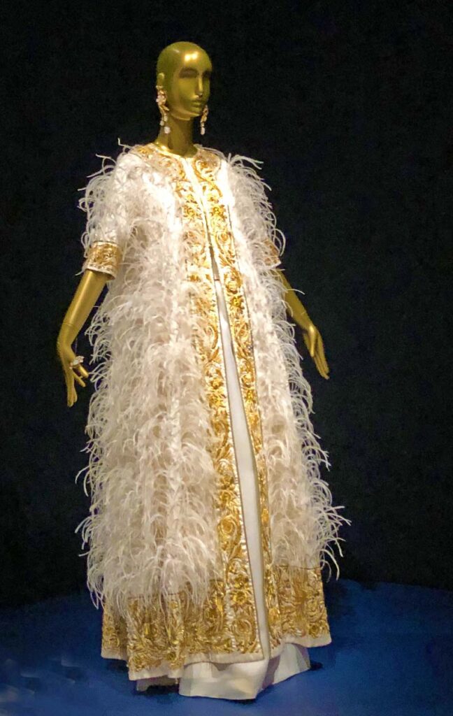 Golden Thread: The Art of Dressing from North Africa to the Far East ...